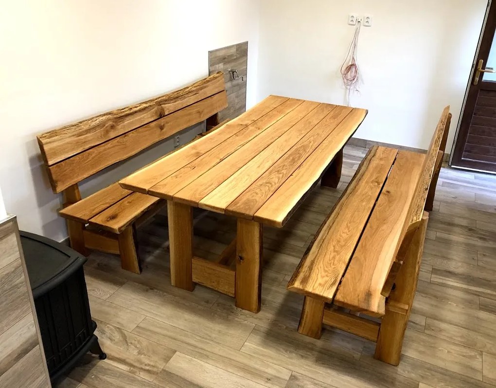 KULHÁNEK Zahradní dubová sestava - stůl, 2x lavice s opěradlem (rustikální provedení) Délka: 150 cm, Odstín nátěru: lazura - pinia