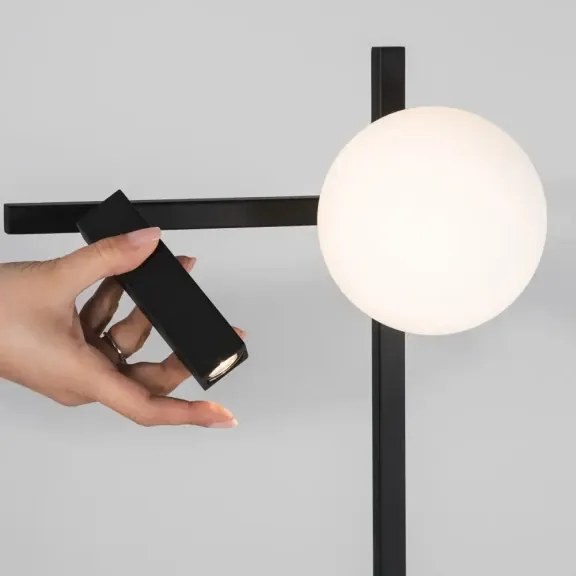 Moderní stojací lampa Joline