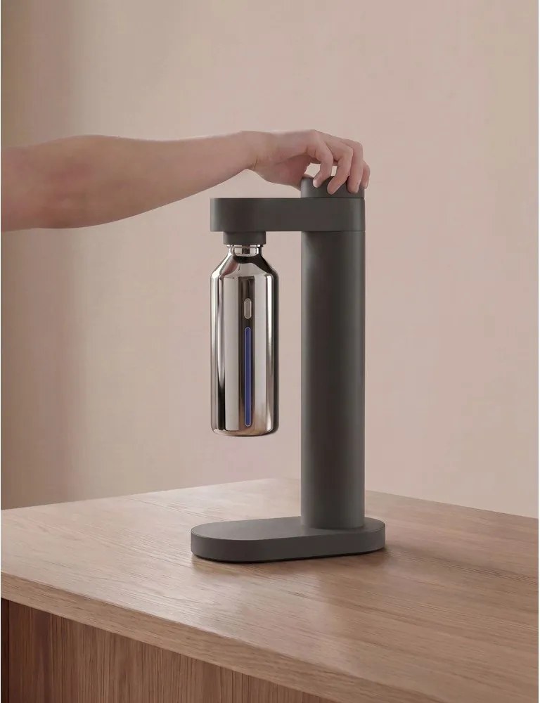 Lahev pro výrobník sody z nerezové oceli ve stříbrné barvě Brus – Stelton