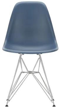 Eames Plastic Chair DSR chrom mořská modrá bílé na koberec Vitra