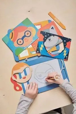Petit Collage Magnetická kreslící tabulka vtipné obličeje / od 4 let