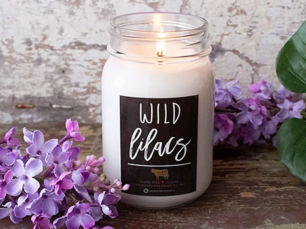 Milkhouse Candle Co. Milkhouse Candle Co. – vonná svíčka Wild Lilacs (Šeřík), 368 g