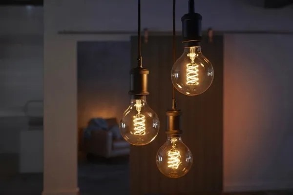 LED Stmívatelná žárovka Philips Hue WHITE FILAMENT G93 E27/7W/230V 2100K