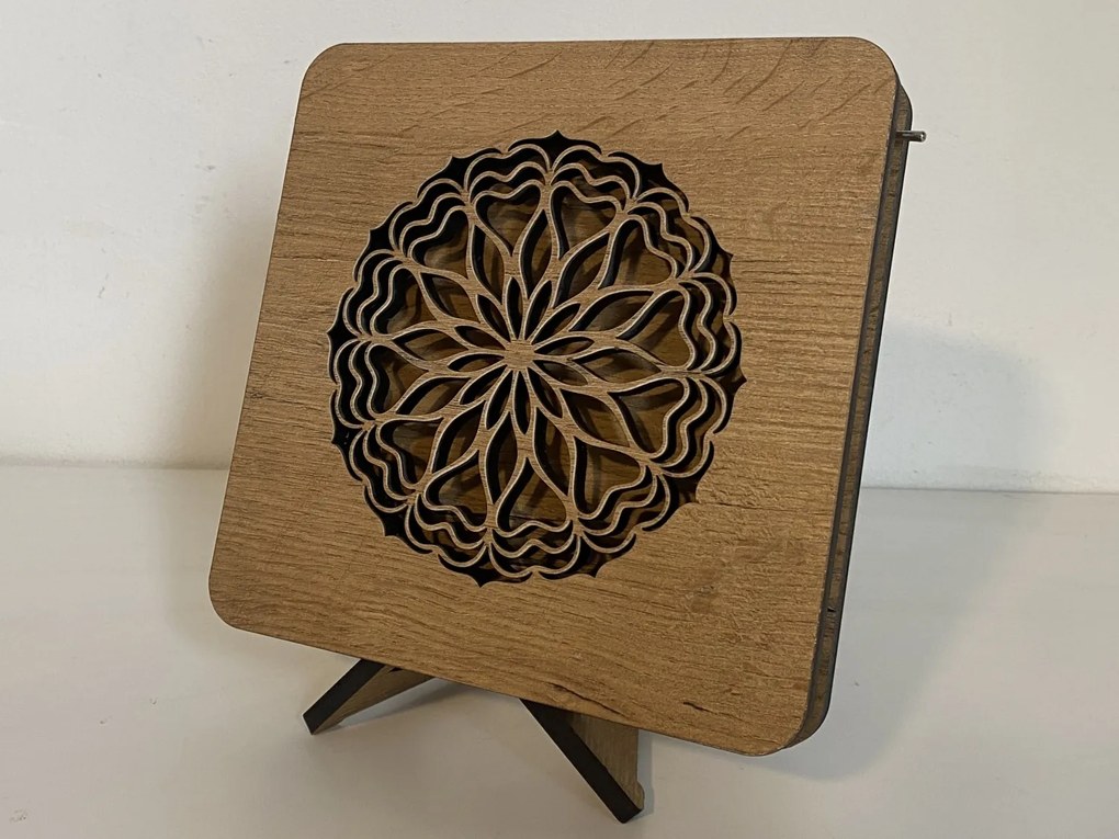 "Mandala srdce" lampa 19x19cm provedení povrchu: dub