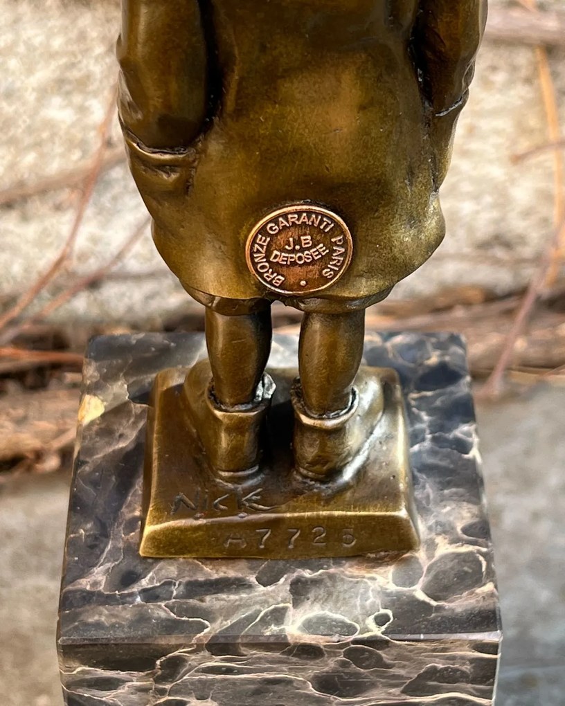 Bronzová soška socha - Chlapa