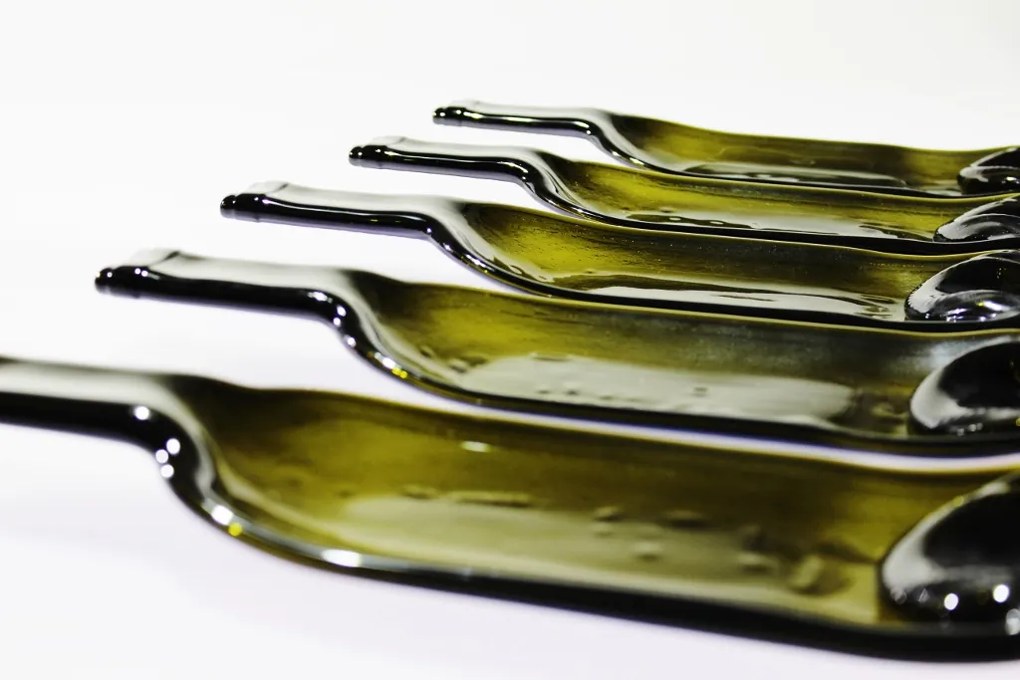 BDK-GLASS Servírovací tác z lehané skleněné láhve - olivová