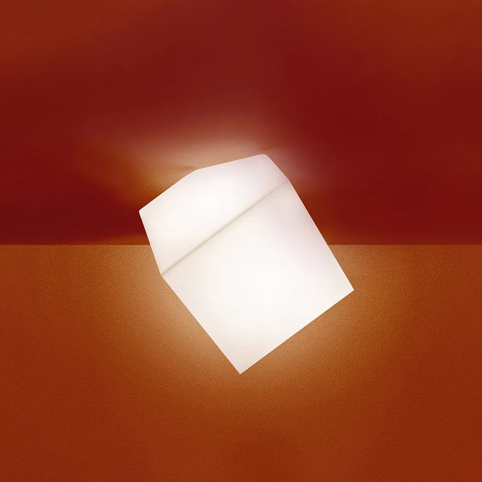 Artemide 1292010A Edge 21, bílé designové nástěnné/stropní svítidlo, 1x9,5W LED E27, výška 32cm, IP65