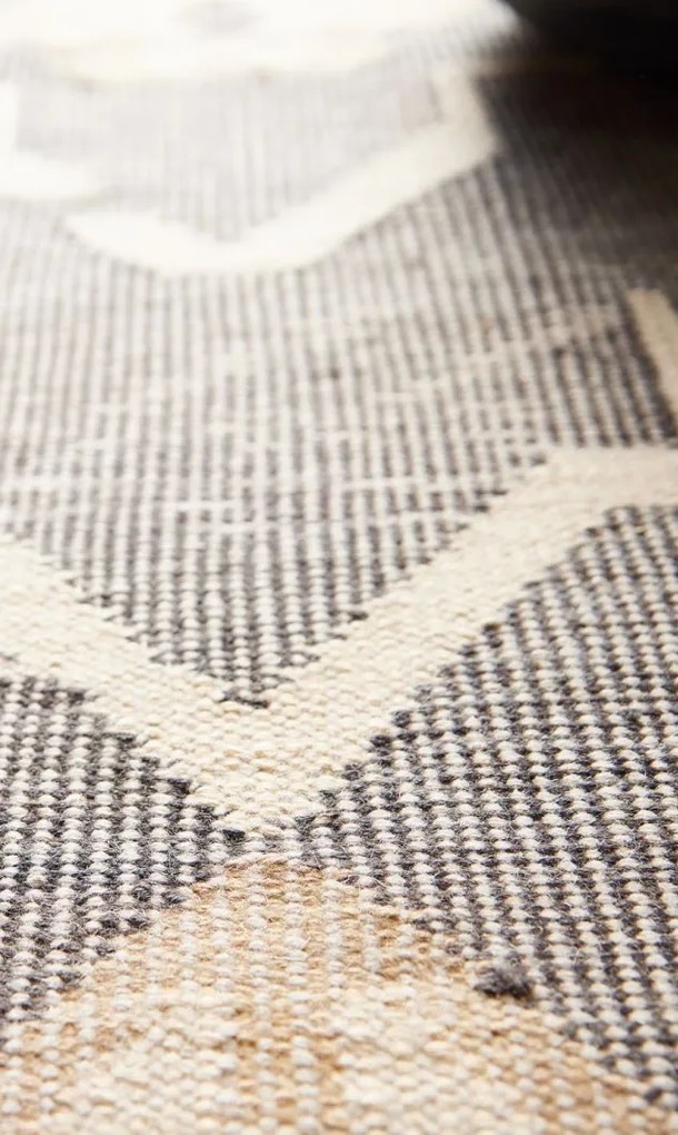Diamond Carpets India, Ručně vázaný kusový koberec Heriz Wood DE 2005 Grey Mix, 160x230, béžová, chodba / předsíň