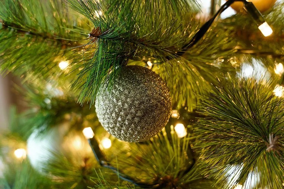LED světelný řetěz venkovní, 40 m, teple bílá, 200 diod, černý kabel, IP44, vč. zdroje a dálkovým ovladačem