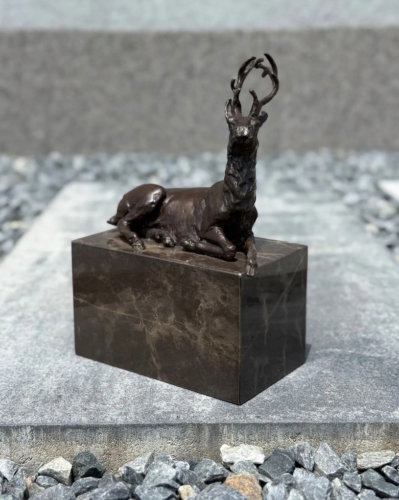 Bronzová socha figurka - Jelen