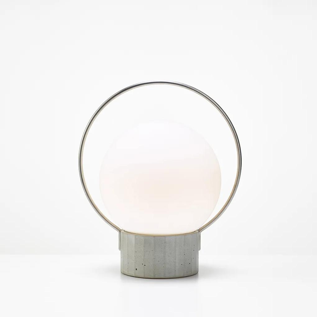 Přenosná betonová lampička Sfera Portable Dekor: Světlý beton / Nerezová montura / Bílé sklo, Rozměr: ø 400 x 468 mm