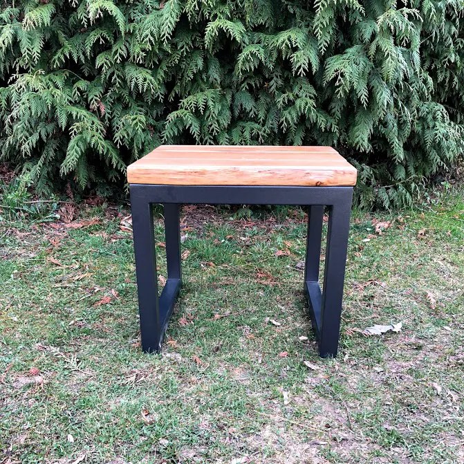 KULHÁNEK Zahradní stolička s kovovými nohami Odstín nátěru: lazura - pinia, Odstín podnože: černá - RAL 9005