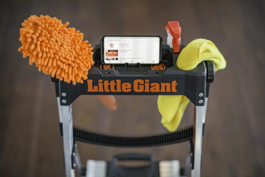 Little Giant Xtra-Lite Plus hliníkové schůdky s plošinou a madlem počet schodů/výška plošiny: 4 / 110 cm, Model: 6