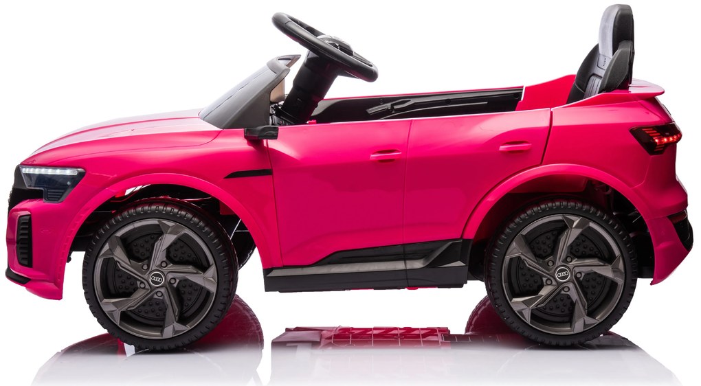 Elektrické autíčko Audi RS Q8 růžové