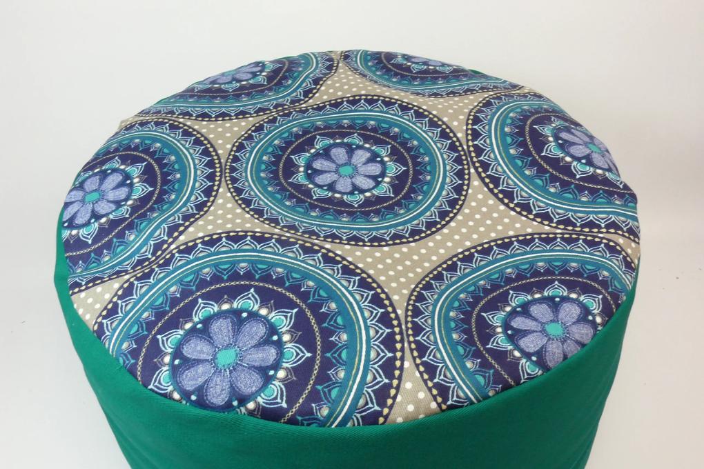 S radostí - vlastní výroba Meditační sedák s modrou mandalou - zelený Velikost: ∅30 x v12 cm