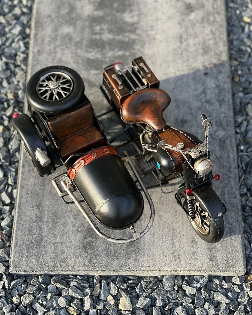 Plechový model - Motocykl se postranním vozíkem