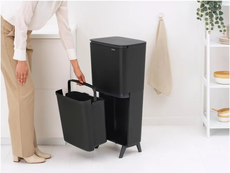 Tmavě šedý plastový odpadkový koš 20+25 l na tříděný odpad SortUp Recycle Hi – Brabantia