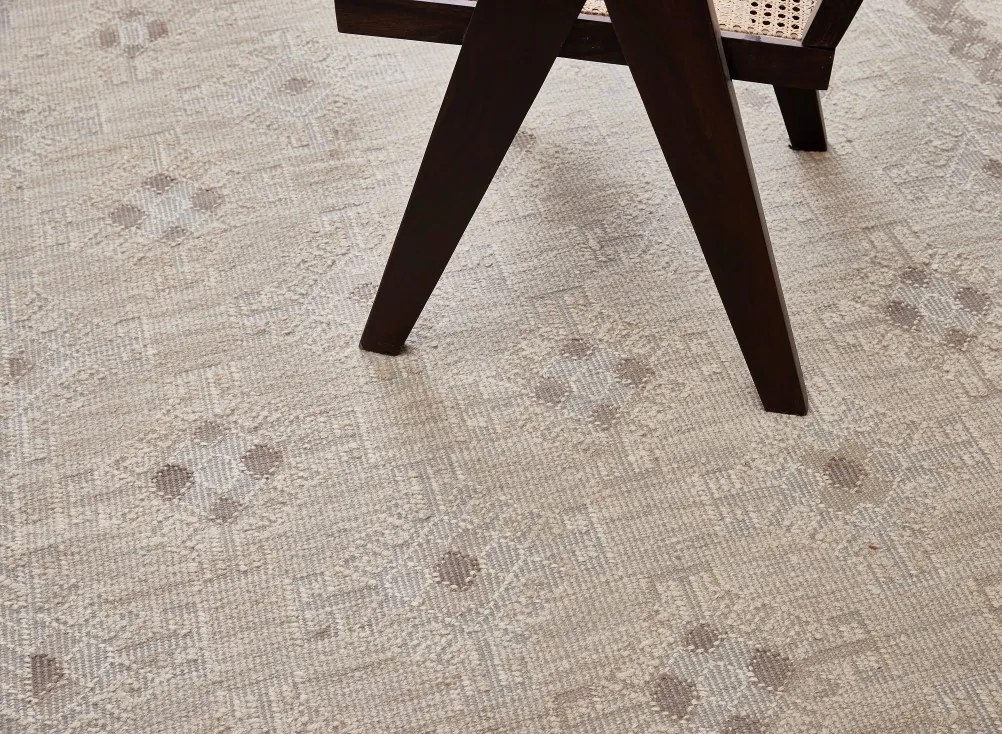 Diamond Carpets India, Ručně vázaný kusový koberec Anantara DESP P71 White Mix, 140x200, béžová, ložnice