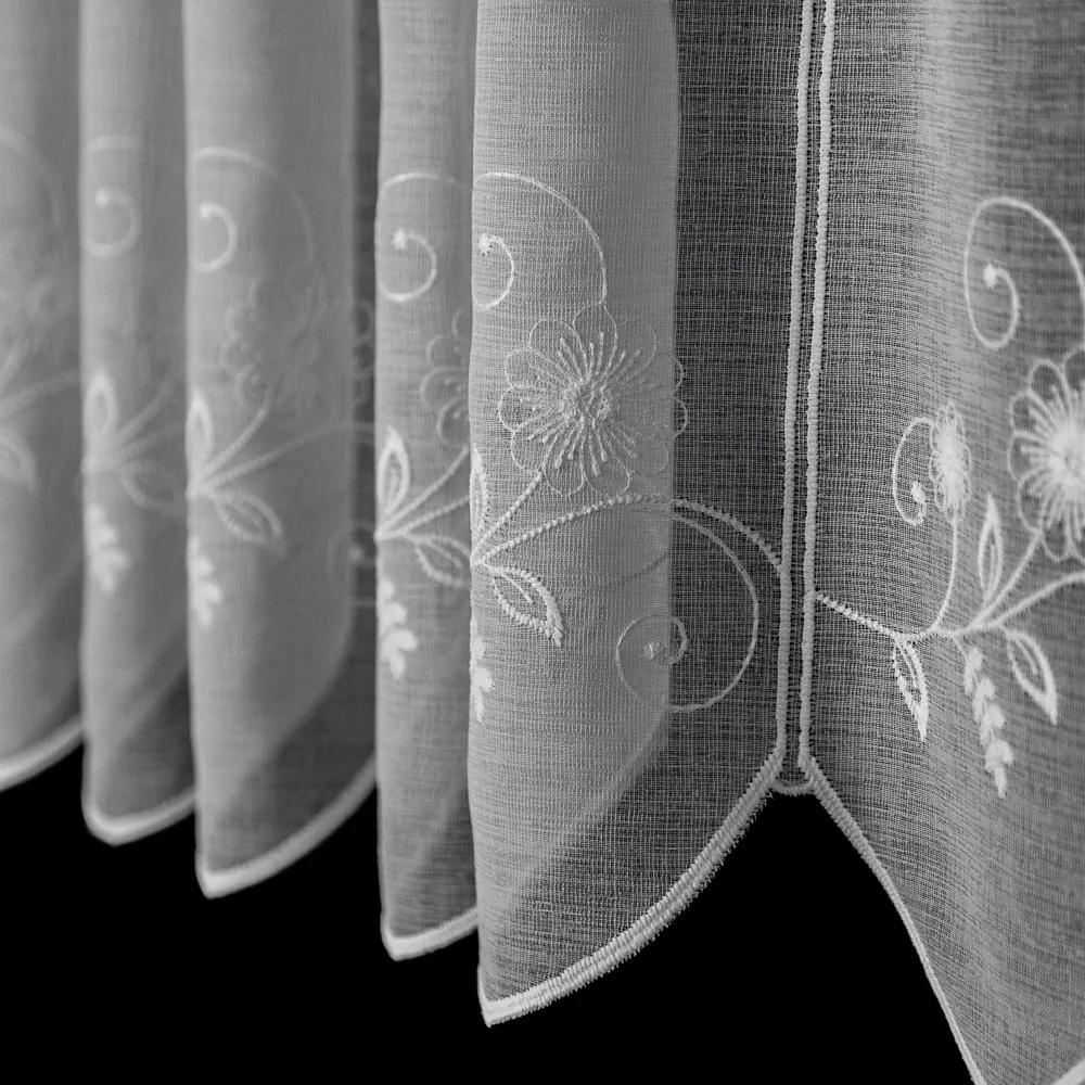 Českomoravská textilní vitrážová záclona, polyesterový batist V593 vyšívané květy, s bordurou, bílá, výška 60cm (v metráži)