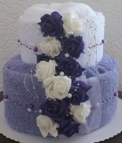 Dvoupatrový dort s růžemi - 460 fialový