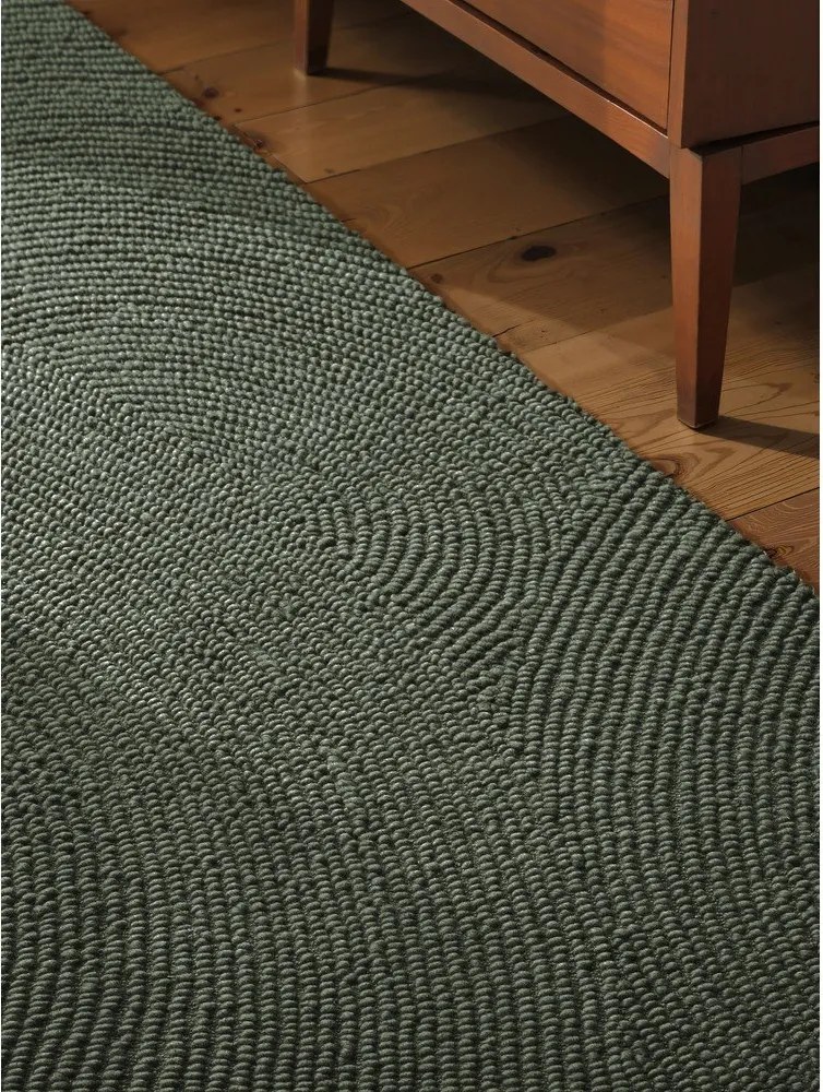 Tmavě zelený ručně tkaný vlněný běhoun 80x200 cm Calmio – Hanse Home