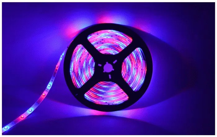 Zaparkorun LED RGB pásek za televizi - 3 m