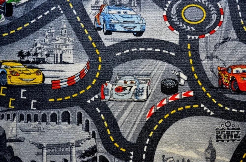 VOPI Dětský koberec The World od Cars 97 šedý Varianta: 140 x 200 cm