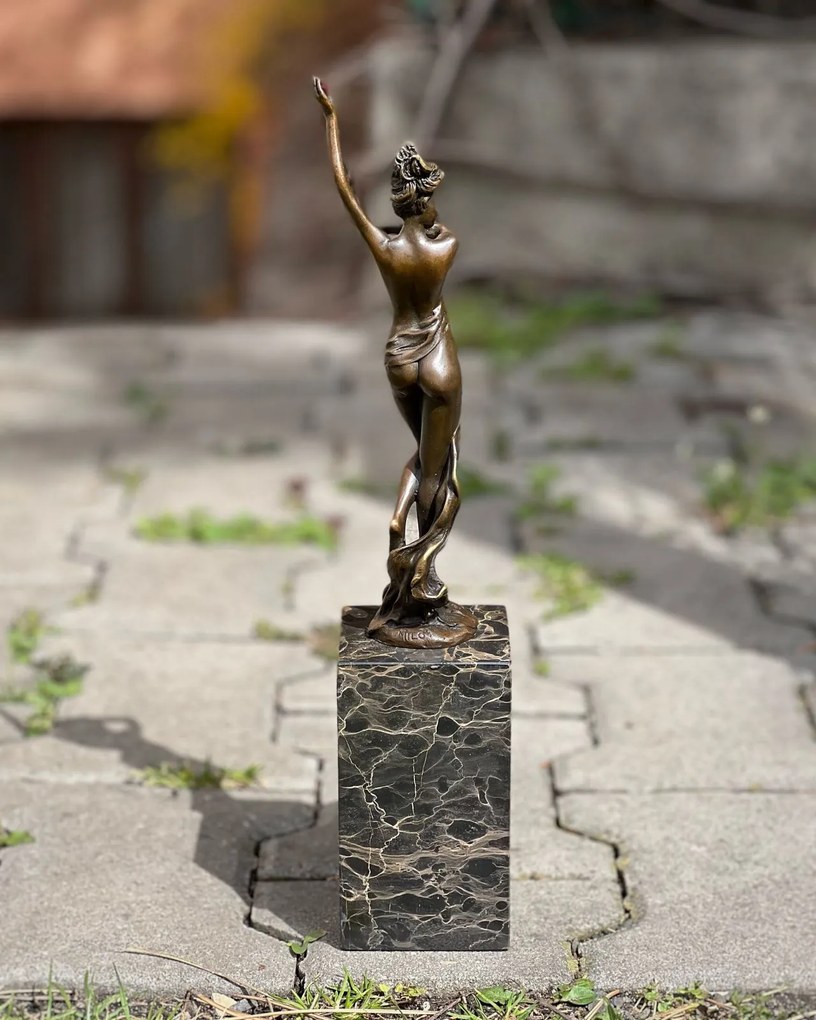 Erotická bronzová socha - Nahá žena tanečnice 2