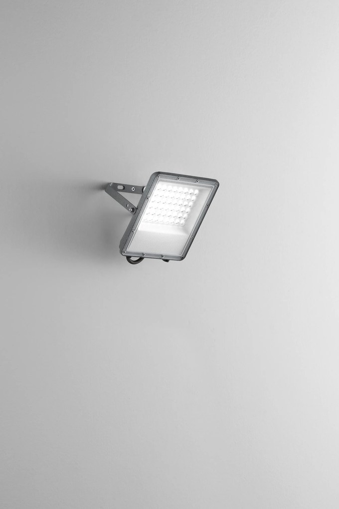 FAN LED-ESUS-50 LED reflektor ESUS 50 W, CCT, stříbrný, IP65 - FANEUROPE