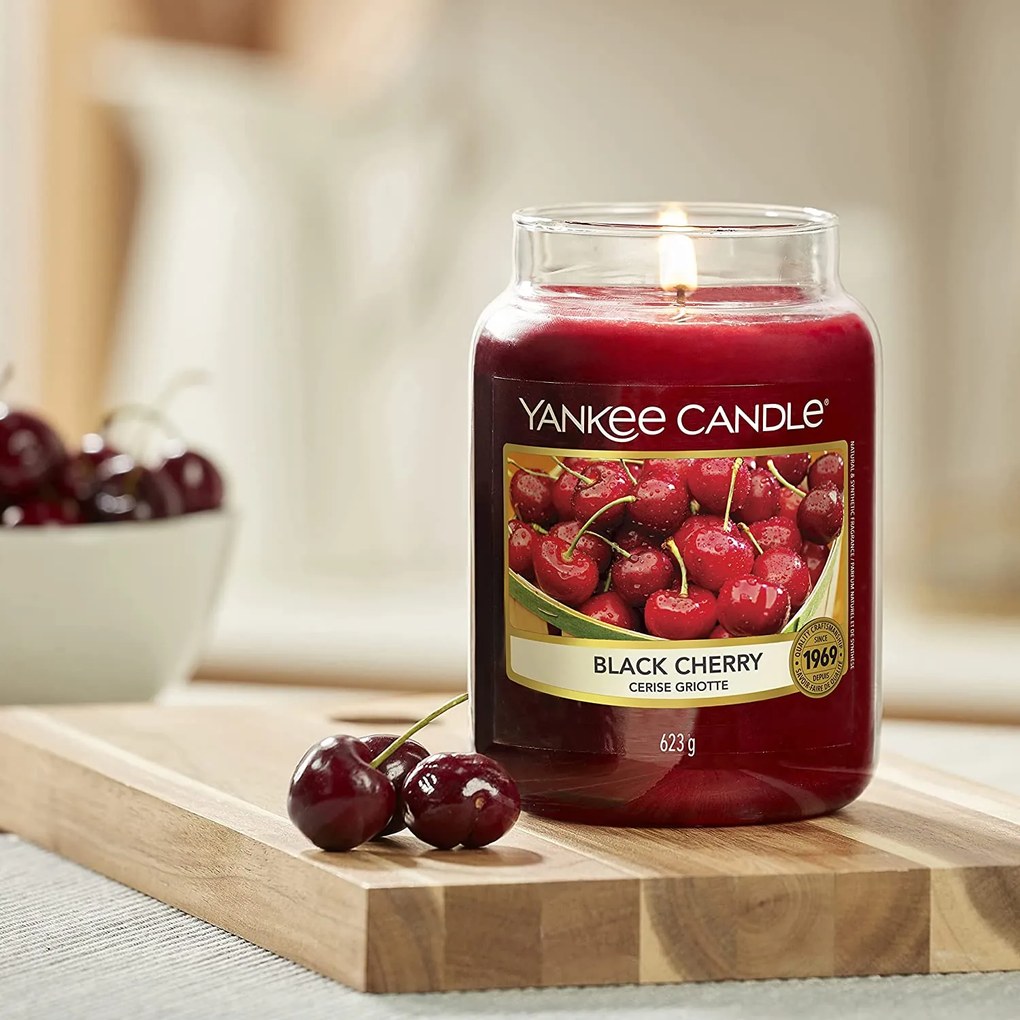 Yankee Candle vonná svíčka Classic ve skle velká Black Cherry 623 g