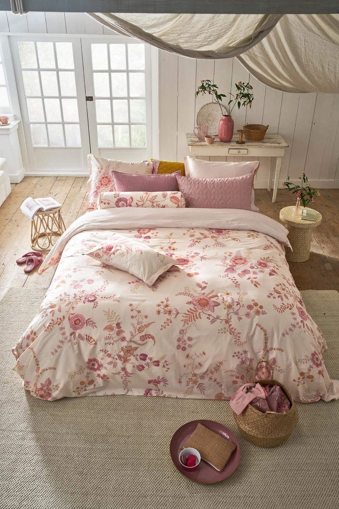 Pip Studio polštář Everbloom 35 x 60 cm - světle růžový (Dekorační polštář s motivem květin v perkálovém povlaku)