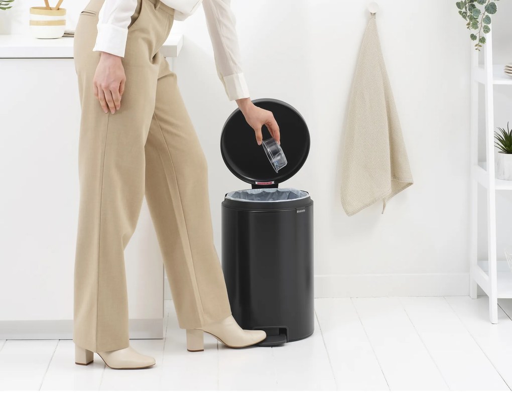 Brabantia Pedálový koš NewIcon 20L matná černá