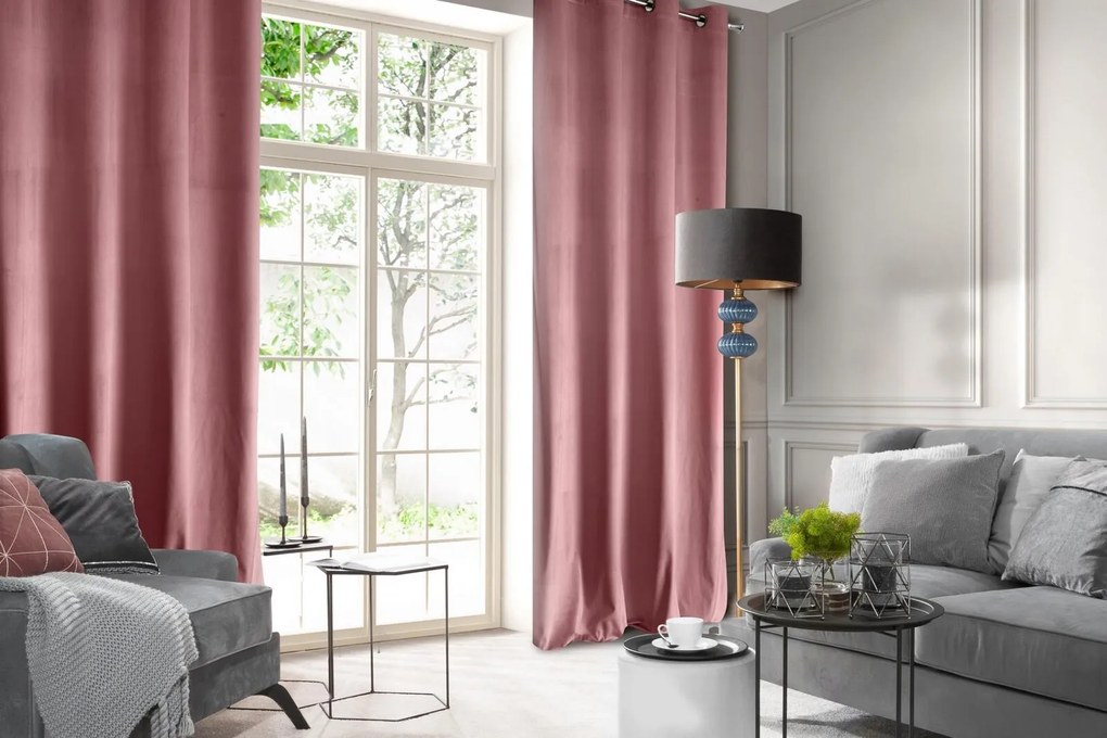 ZATEMŇOVACÍ ZÁVĚS NA KROUŽCÍCH ROSA 140X250 CM TMAVĚŘŮŽOVÁ