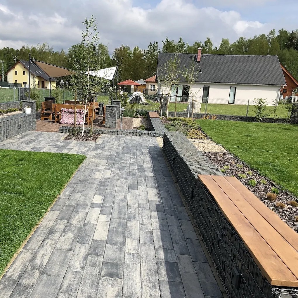 KULHÁNEK zahradní nábytek Sedák na gabion Odstín nátěru: individuální, Šířka sedáku na gabion / zídku: 35 cm, Délka sedáku na gabion / zídku: 100 cm