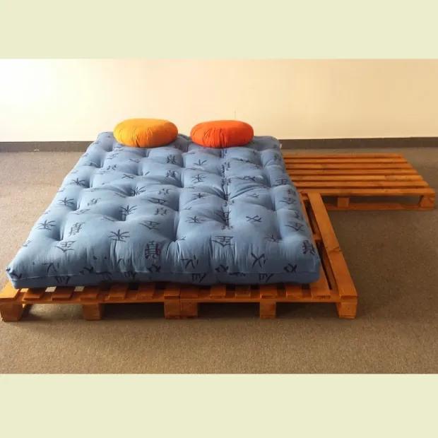 Nejfuton Paletová postel 140x200 Střední Čtyřka s nočními stolky