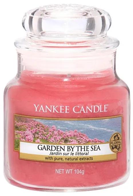 Yankee Candle Svíčka Yankee Candle 104gr - Garden By The Sea, růžová barva, sklo, vosk