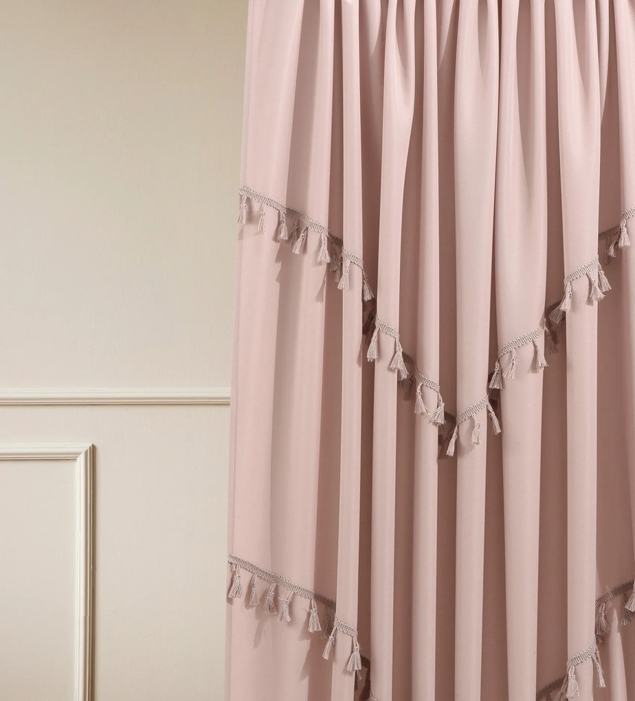 Room99 Hotový závěs na kroužcích s třásněmi Chloe Jednobarevný Barva: Světle béžová, Velikost: 140 x 280 cm