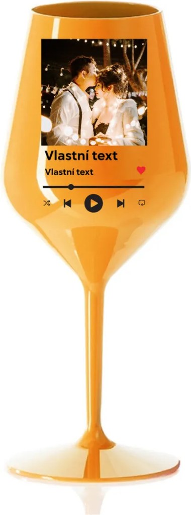 Personalizovaná nerozbitná sklenice s motivem přehrávače