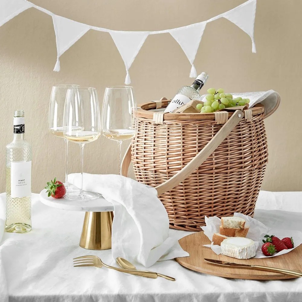 Butlers MIDSOMMAR Girlanda s třásněmi 600 cm - bílá