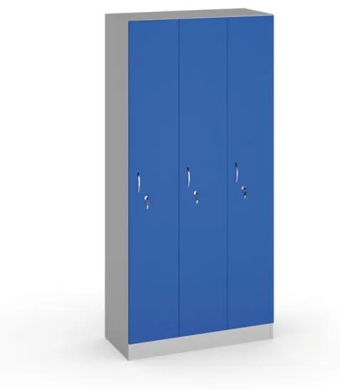 Dřevěná šatní skříňka, 3 oddíly, 1900 x 900 x 420 mm, šedá/modrá