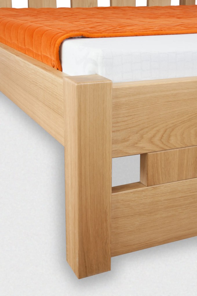 Krajča Manželská postel z masivu Megan 180 x 220 cm Povrchová úprava: Bez nátěru, Druh dřeva: Buk