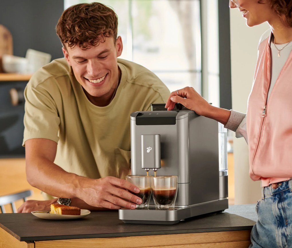 Tchibo - »Esperto2 Caffè« plnoautomatický kávovar, titanově stříbrný