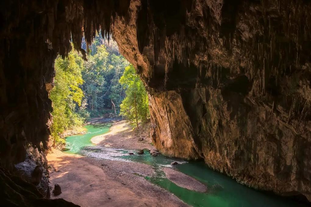 DIMEX | Samolepicí vliesová fototapeta na zeď Jeskyně v Thajsku MA-5-1618 | 375 x 250 cm | zelená, hnědá