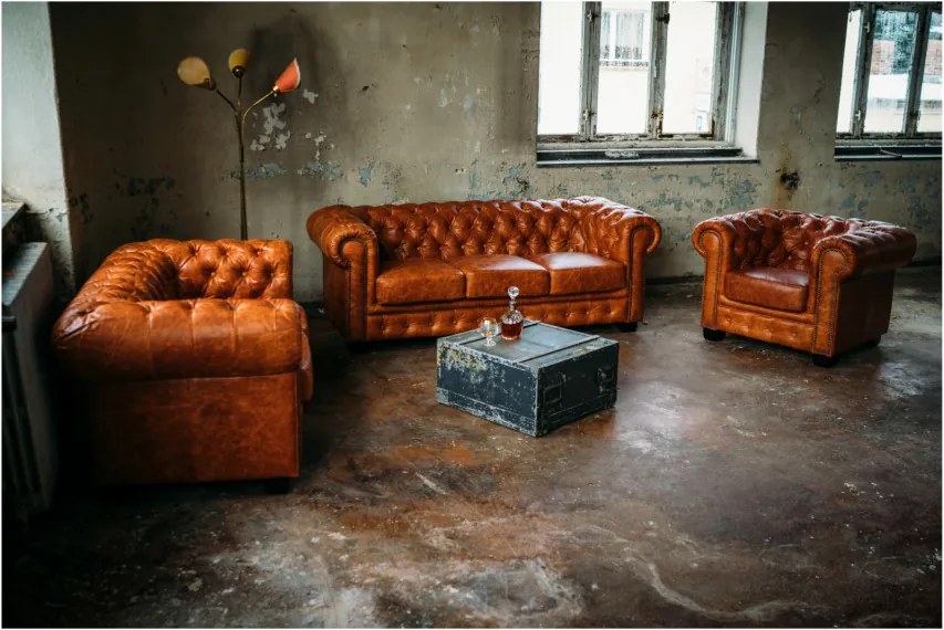 Křeslo z pravé kůže Chesterfield IV