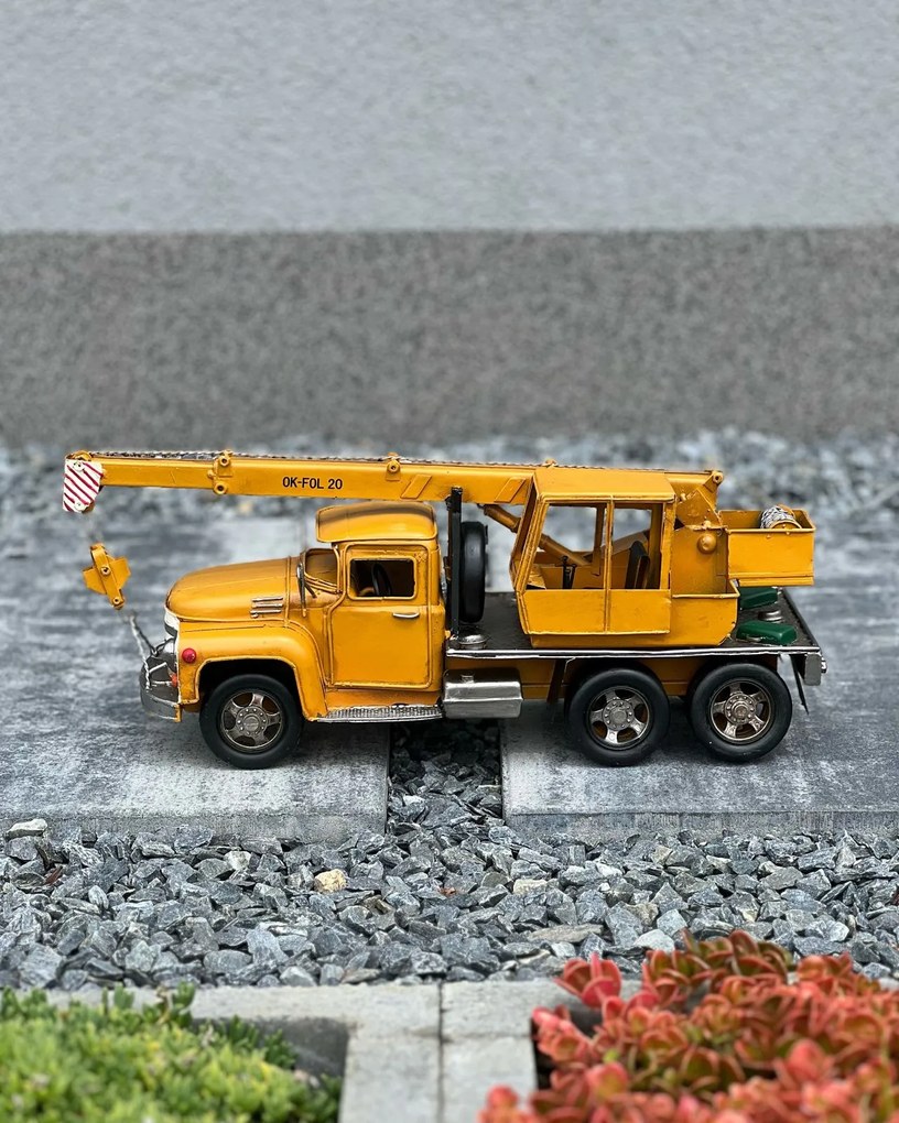 Plechový model - Mobilní jeřáb