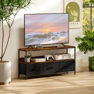 HOMCOM TV nábytek, TV dolní skříňka pro televizory do 140 cm se 3 zásuvkami a kovovými nohami 120 x 29 x 56 cm rustikální hnědá