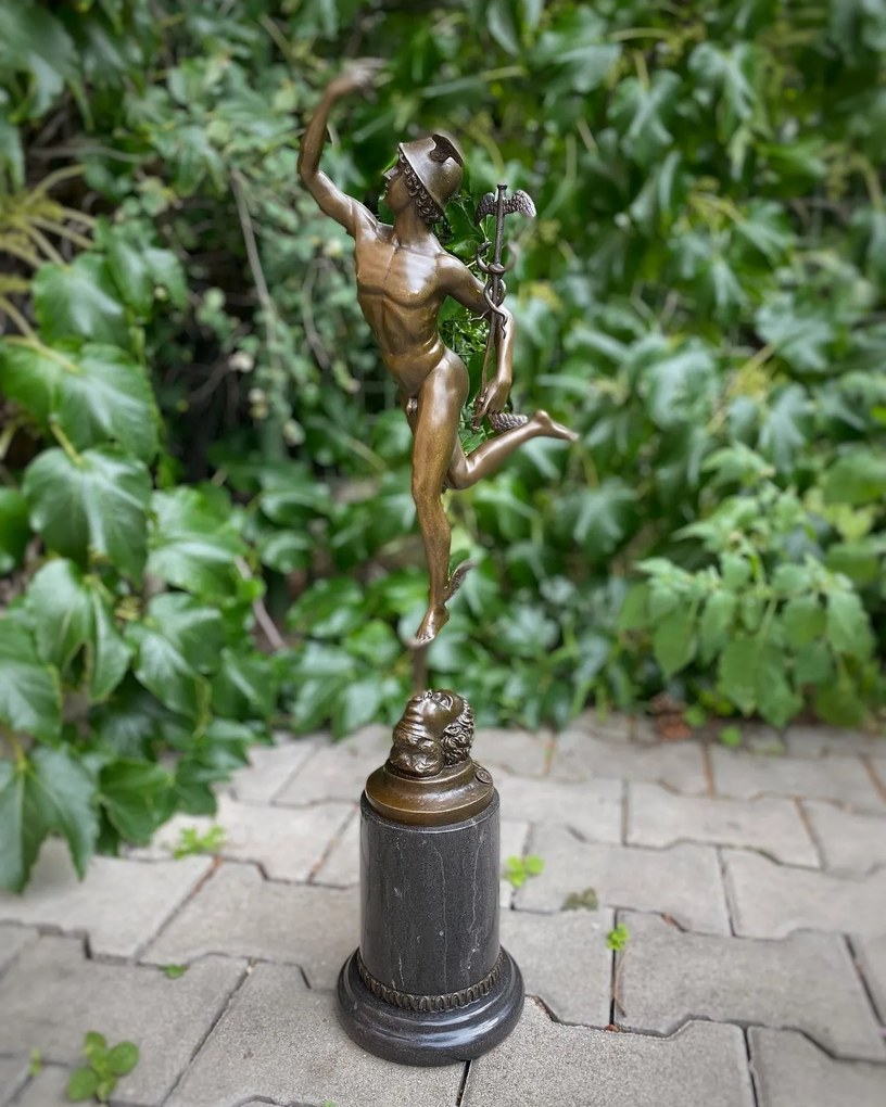Bronzová soška socha Hermés