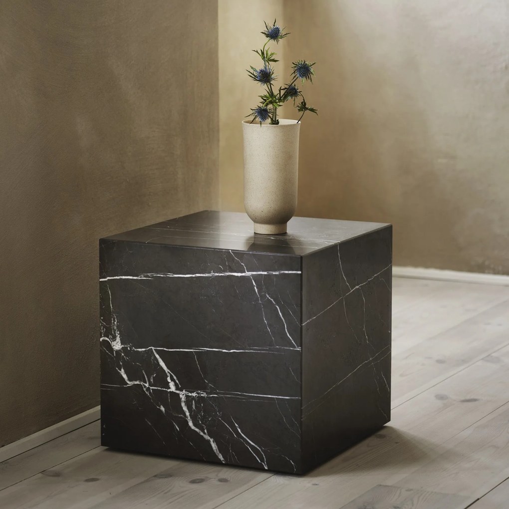 Odkládací stolek Plinth Cubic, Black Marble – AUDO COPENHAGEN