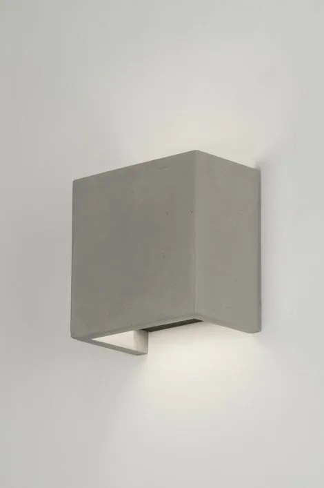 Nástěnné betonové šedé svítidlo na schodiště Mattinata Beton