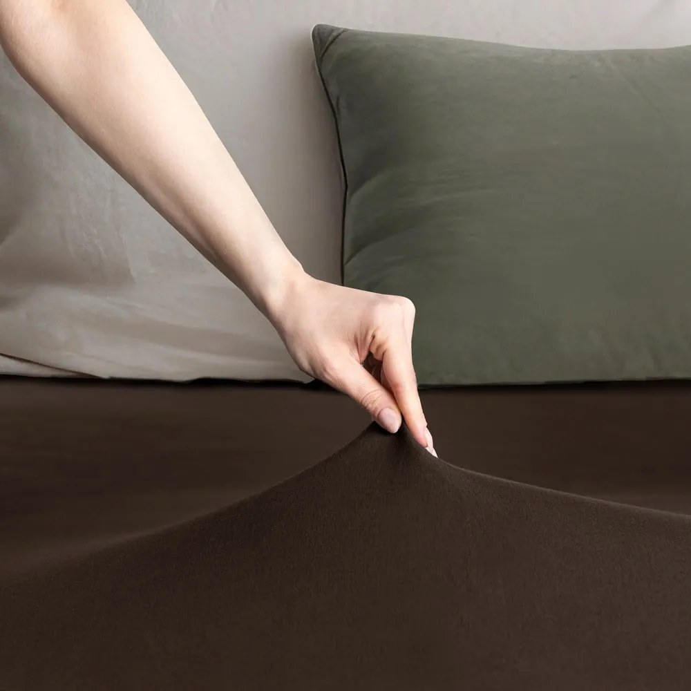 Tmavě hnědé napínací prostěradlo jersey 160x200 cm Amber – Restilo